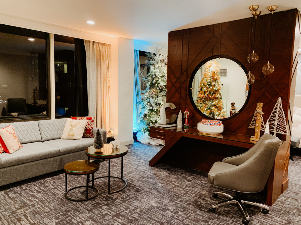 Swissotel Chicago Santa Suite & Elf-Decorated Rooms | Kelly in the City