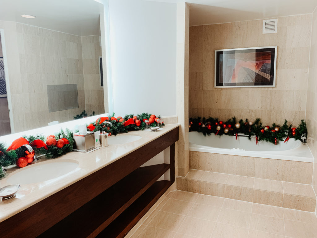 Swissotel Chicago Santa Suite & Elf-Decorated Rooms | Kelly in the City