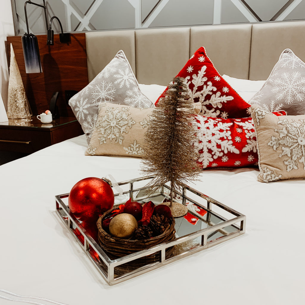 Swissotel Chicago Santa Suite & Elf-Decorated Rooms | Kelly in the City