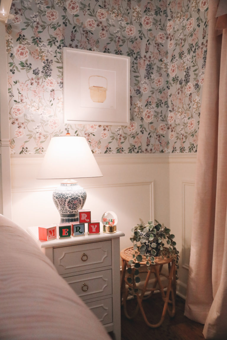 Holiday Decor: Emma's Room | Kelly in the City | Lifestyle Blog