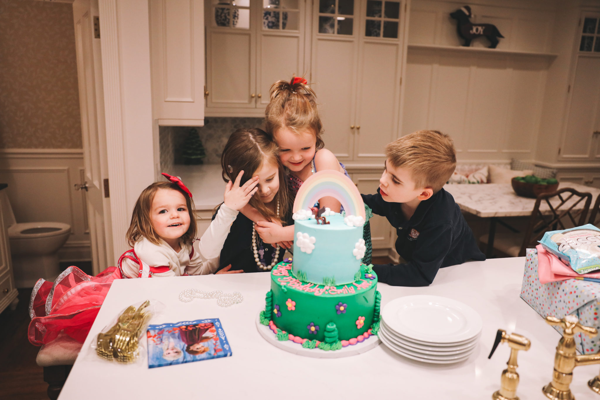 Easy Holiday Birthday Celebration | Kelly in the City